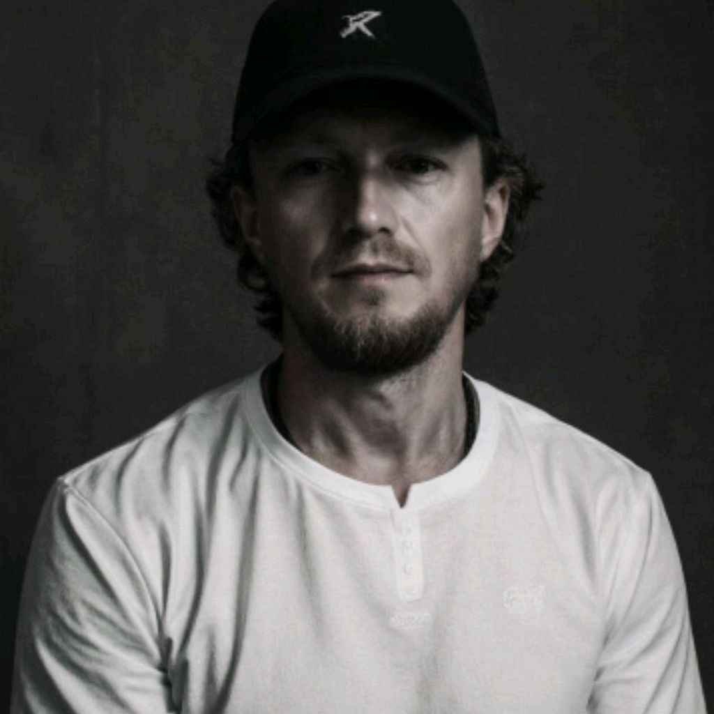 Иконка канала Alec Bonsai