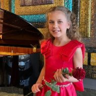 Иконка канала Николь Троницкая - Музыка в сердце!