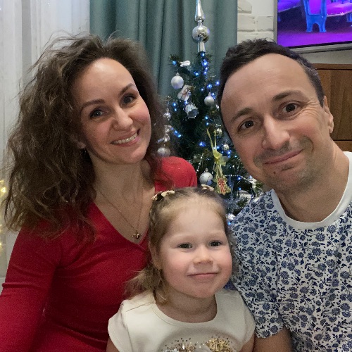 Иконка канала Юля и Рома. Строим своими руками