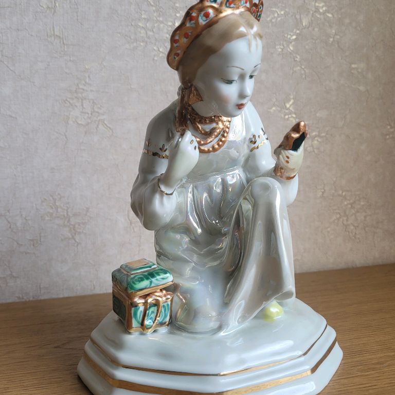 Иконка канала 🌈 Разная по сути