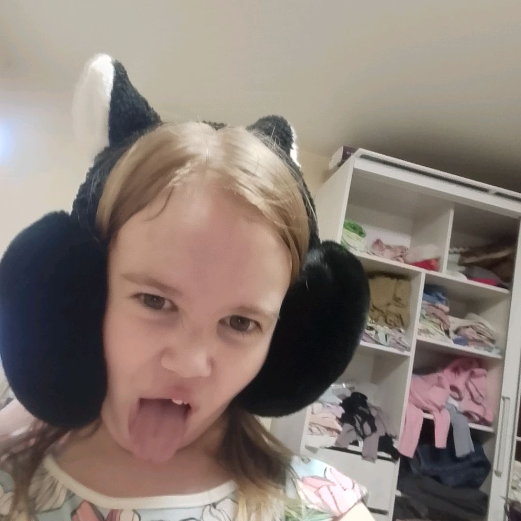 Иконка канала Кошка Саша.