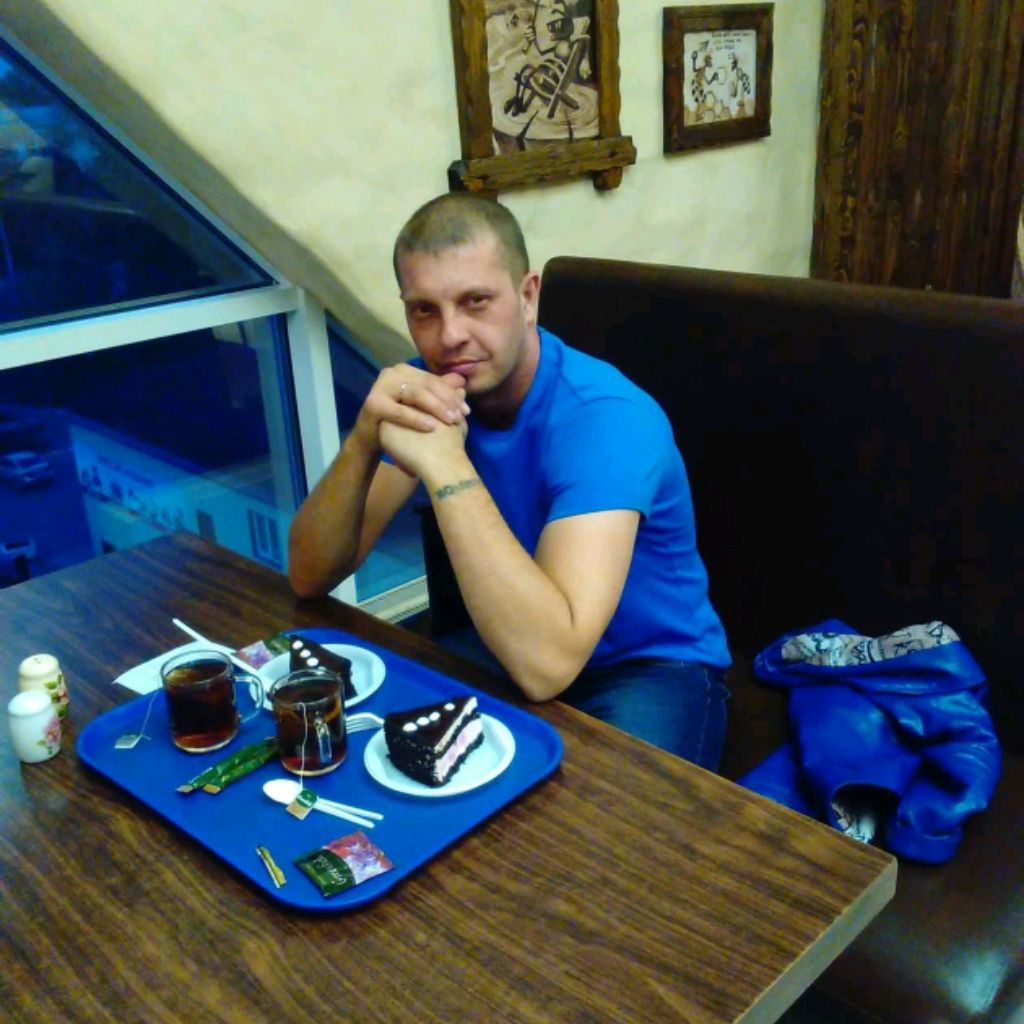 Иконка канала Дмитрий Васин-песни-под гитару-гормонь🙏от души в