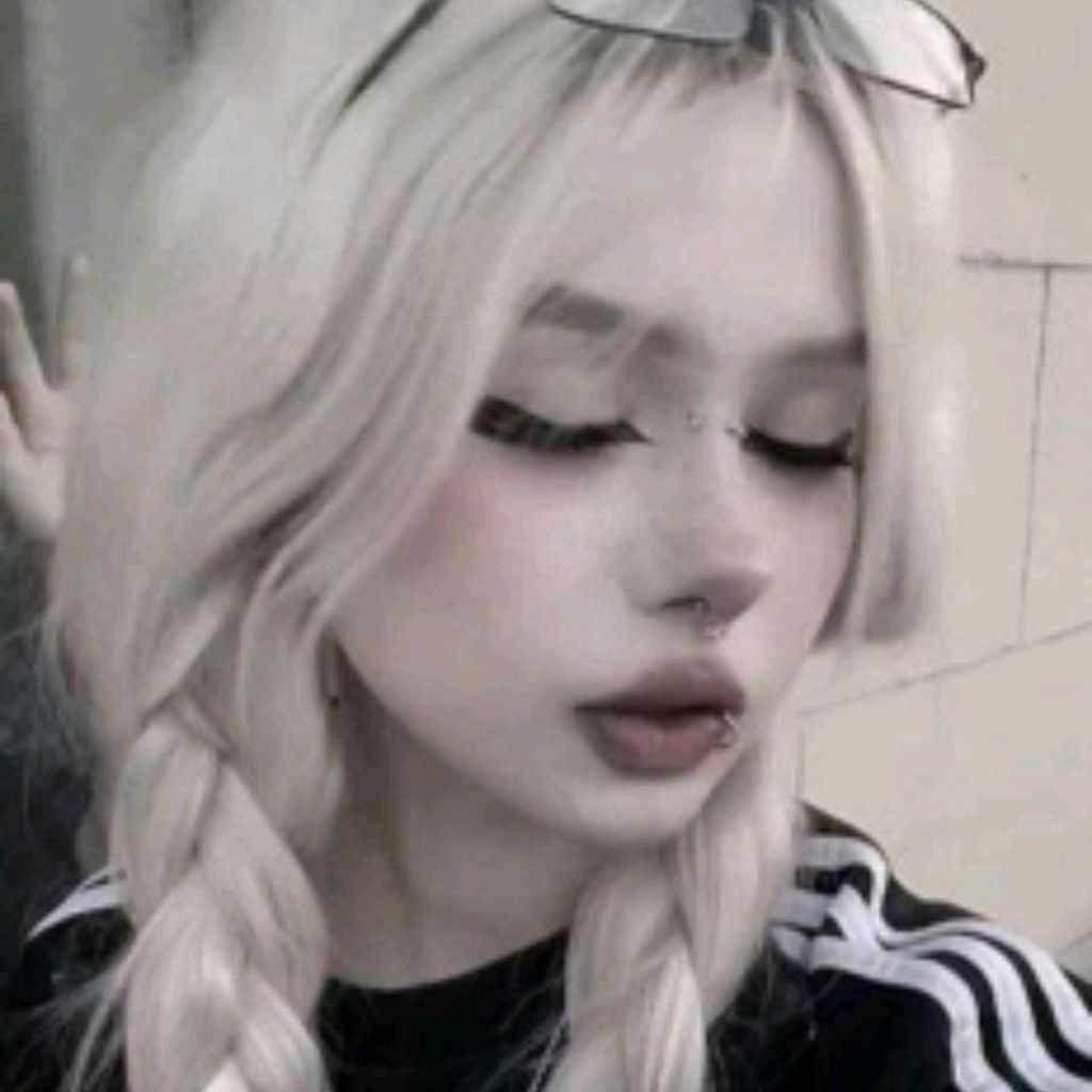 Иконка канала .✧☆♡🧋🌴(-Ami games-rbx-)🌴🧋♡☆✧.