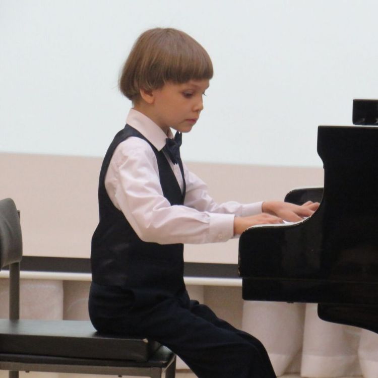 Иконка канала Серафим Сергеевич Добренков, пианист и композитор