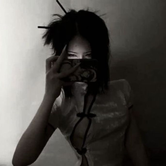 Иконка канала †🤍_𝔐𝔲𝔰𝔰 𝔡𝔢𝔪𝔬𝔫𝔲𝔥𝔰_🖤†