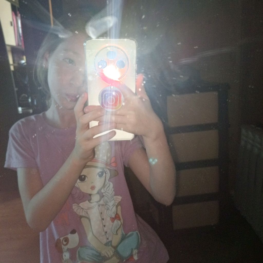 Иконка канала 🩷🤍\Miss_Kiss/🤍🩷