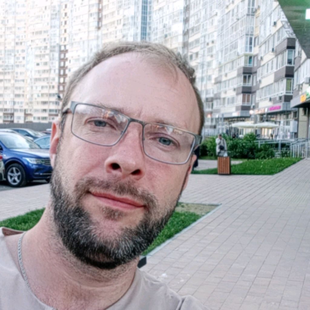 Иконка канала Человек Идущий К Реке
