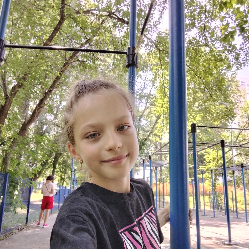 Иконка канала Даша и плетение из резинок.