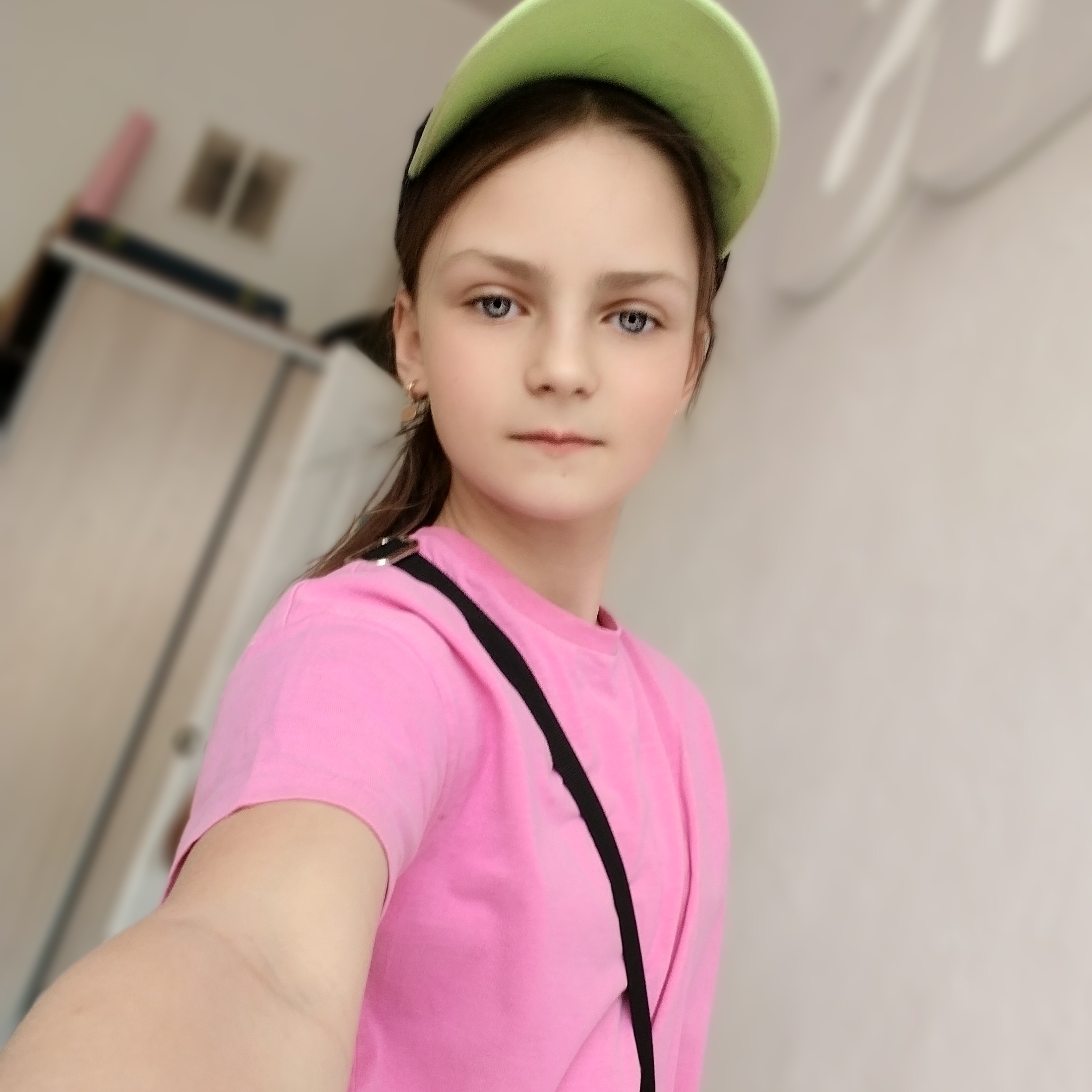 Иконка канала NEONochka_Roblox 🍒