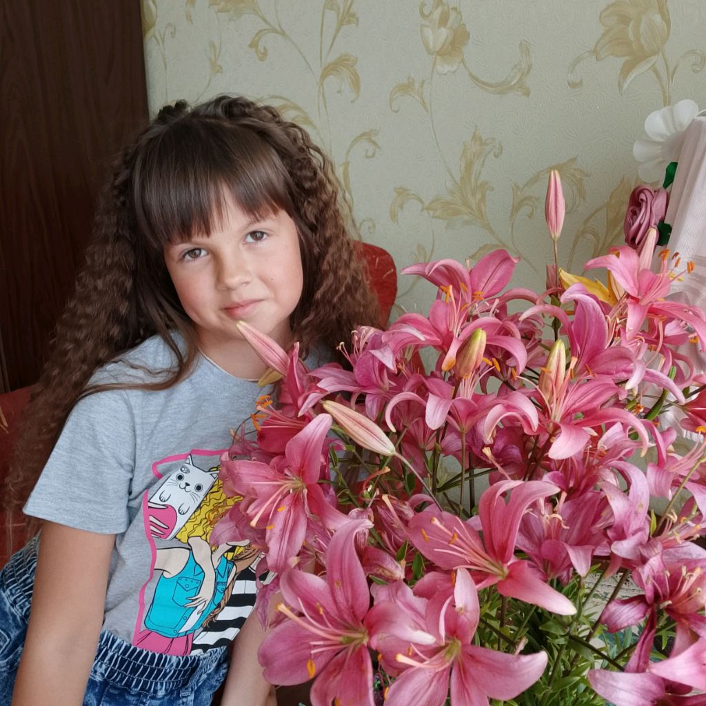 Иконка канала 💛Вика 🧡Виктория 💜2⃣0⃣2⃣6⃣