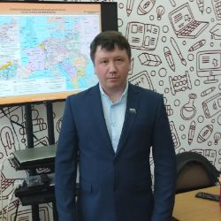 Иконка канала Историк и учитель истории Роман Есин