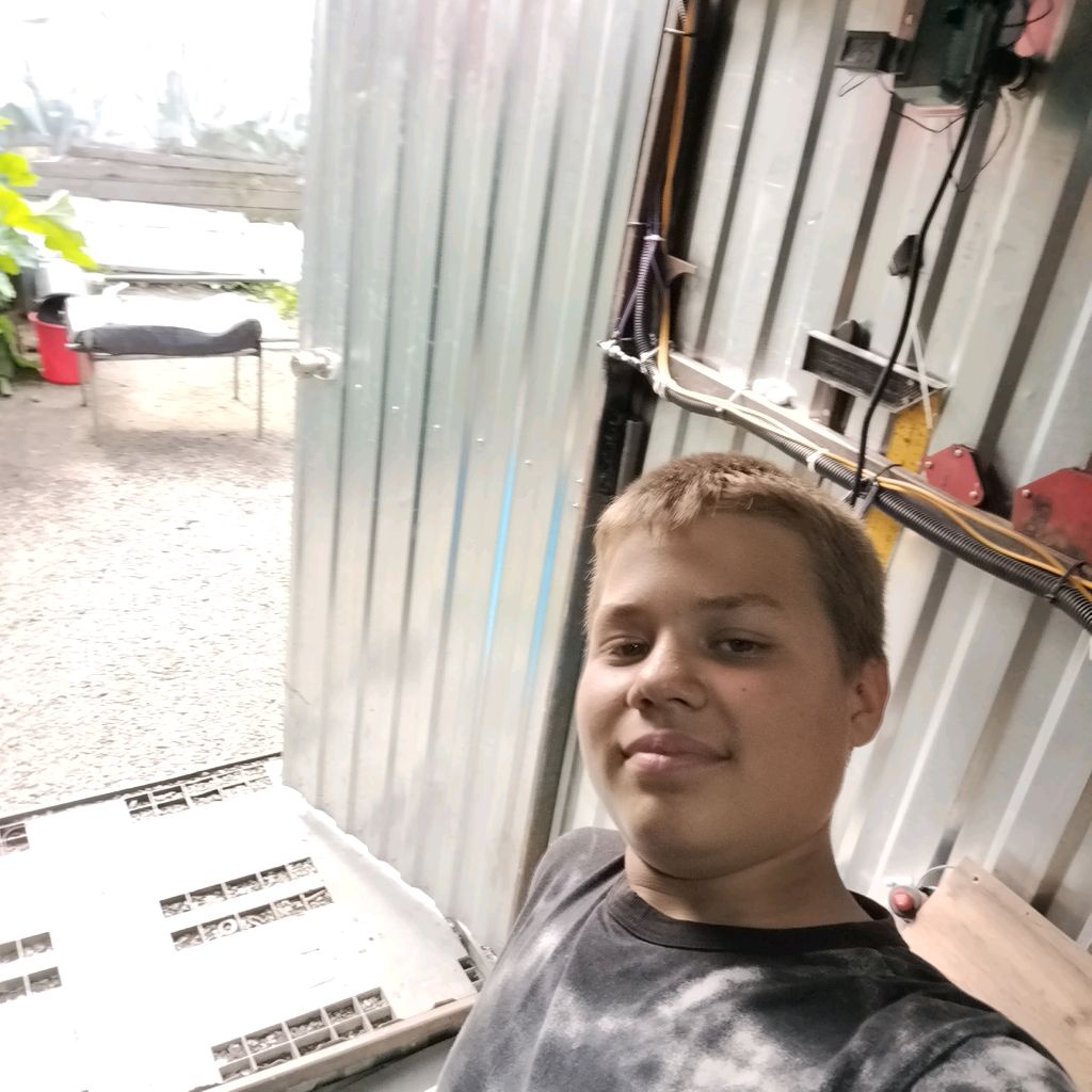 Иконка канала Андрей Всё Сам