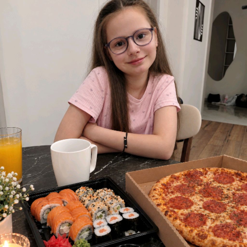 Иконка канала 🍒 Aдель Модель 🌷