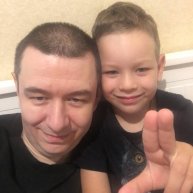 Иконка канала Витя и Папа.