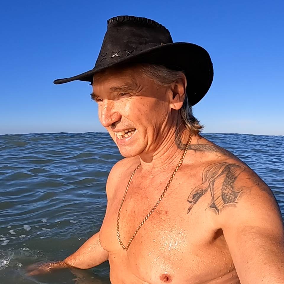 Иконка канала Сергей Сухумский (Серый Волк) - Отдых в Абхазии!