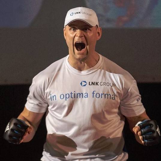 Иконка канала Боец Константин Глухов (кикбоксинг, ММА)