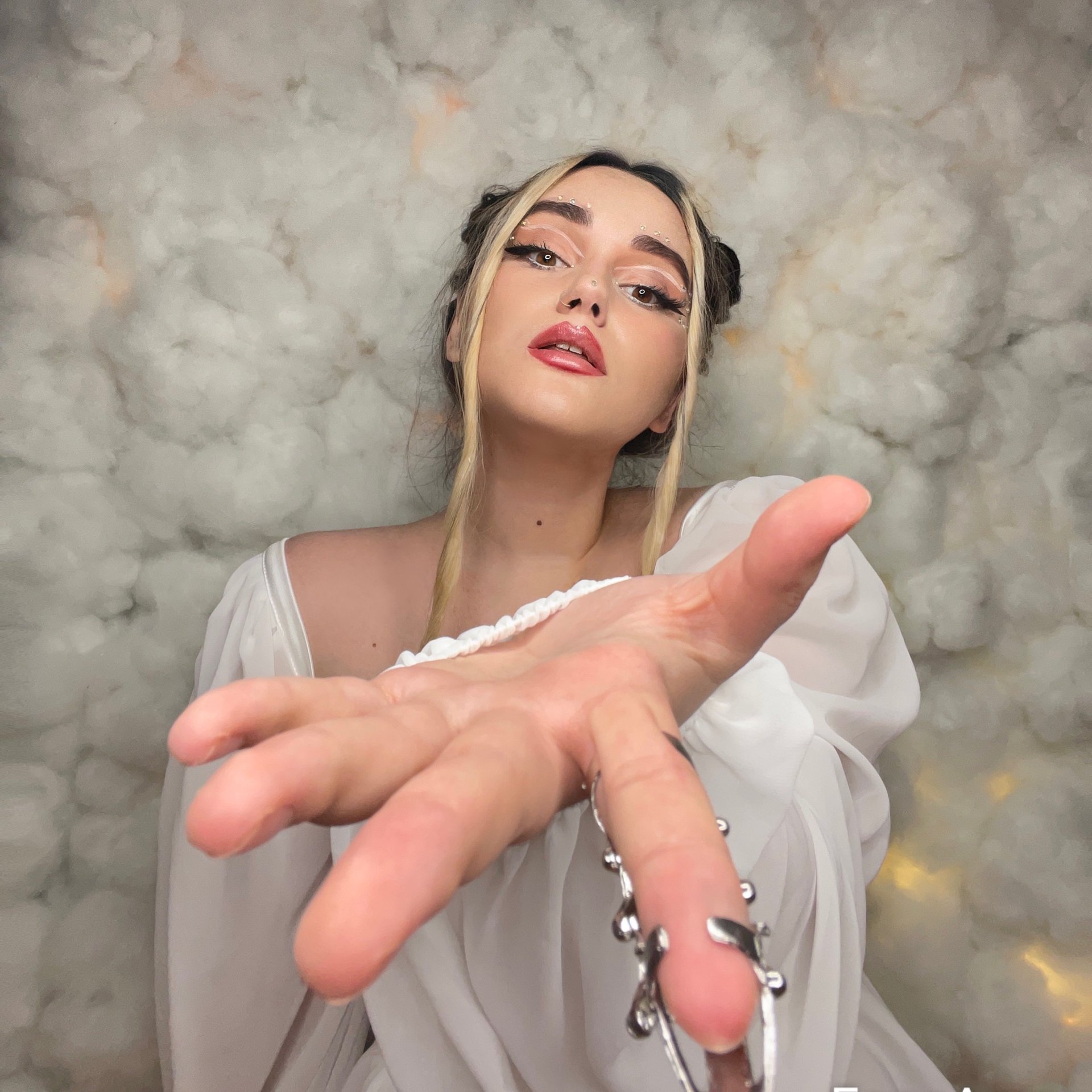 Иконка канала i.am.nell