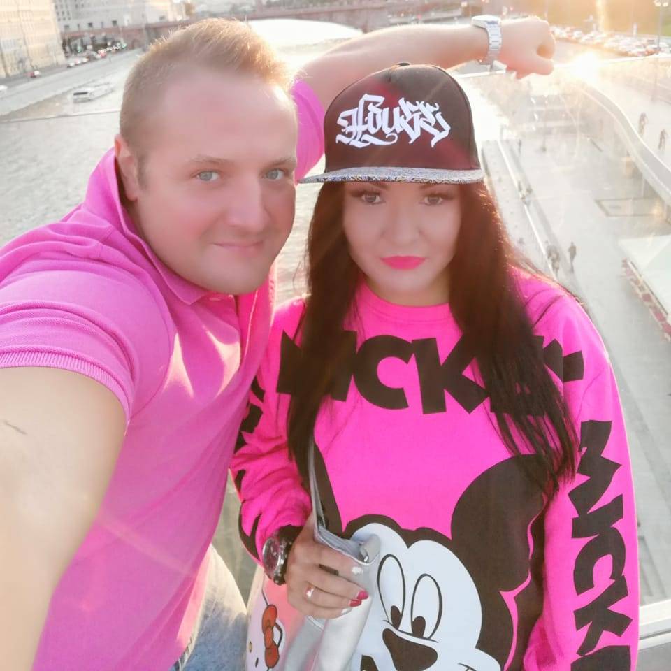 Иконка канала Путешествия Микки и Минни