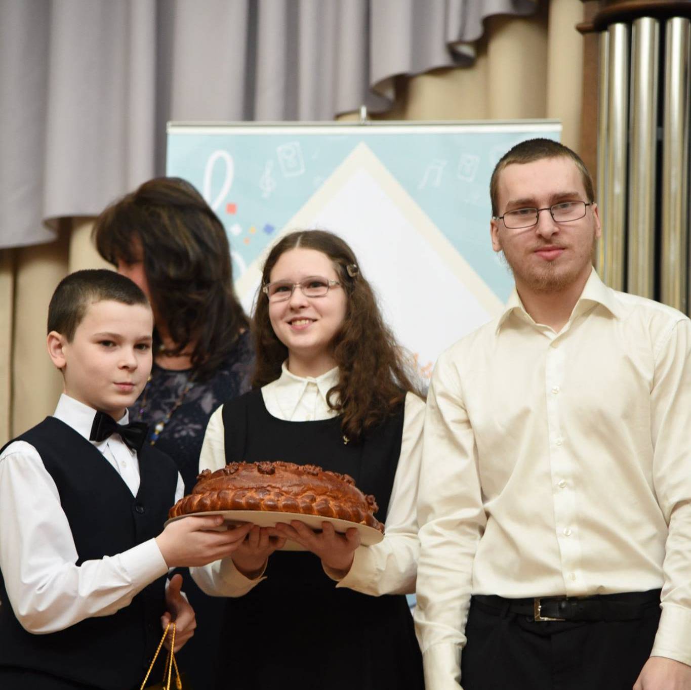 Иконка канала трио Анны Бецис