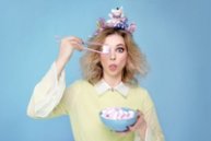 Иконка канала Мама в шапке