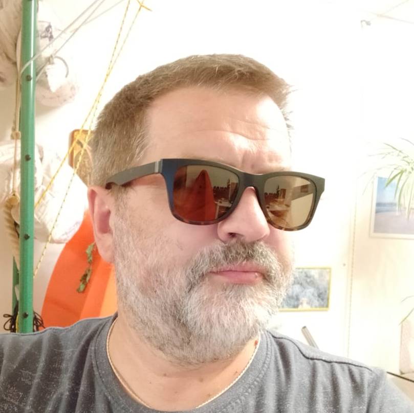 Иконка канала диванконьякер