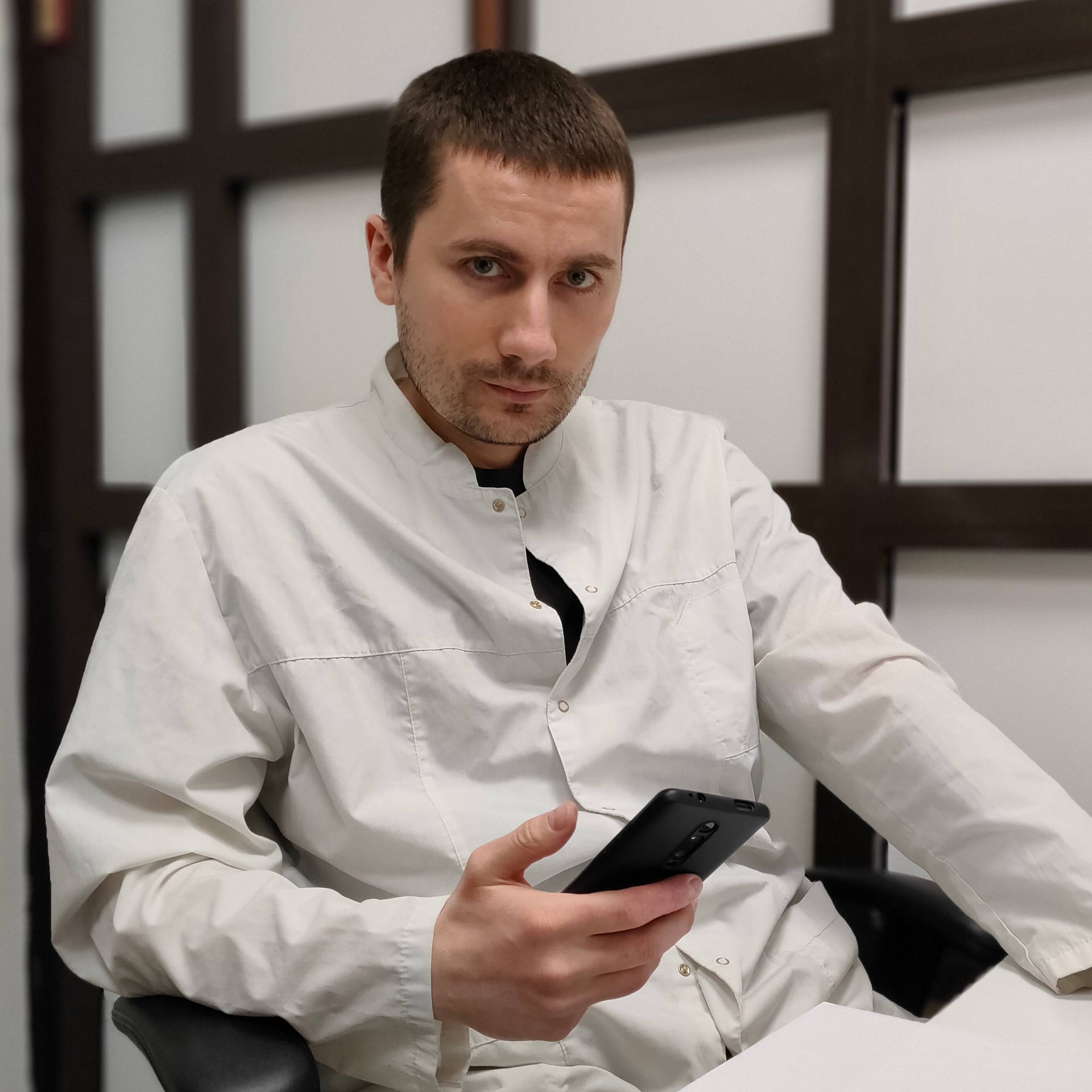 Иконка канала твой психолог доктор волк