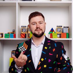 Иконка канала Илья Коржов | StartBOX | Спорт, хобби и фокусы