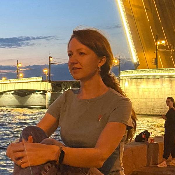 Иконка канала Alice in Wonderland