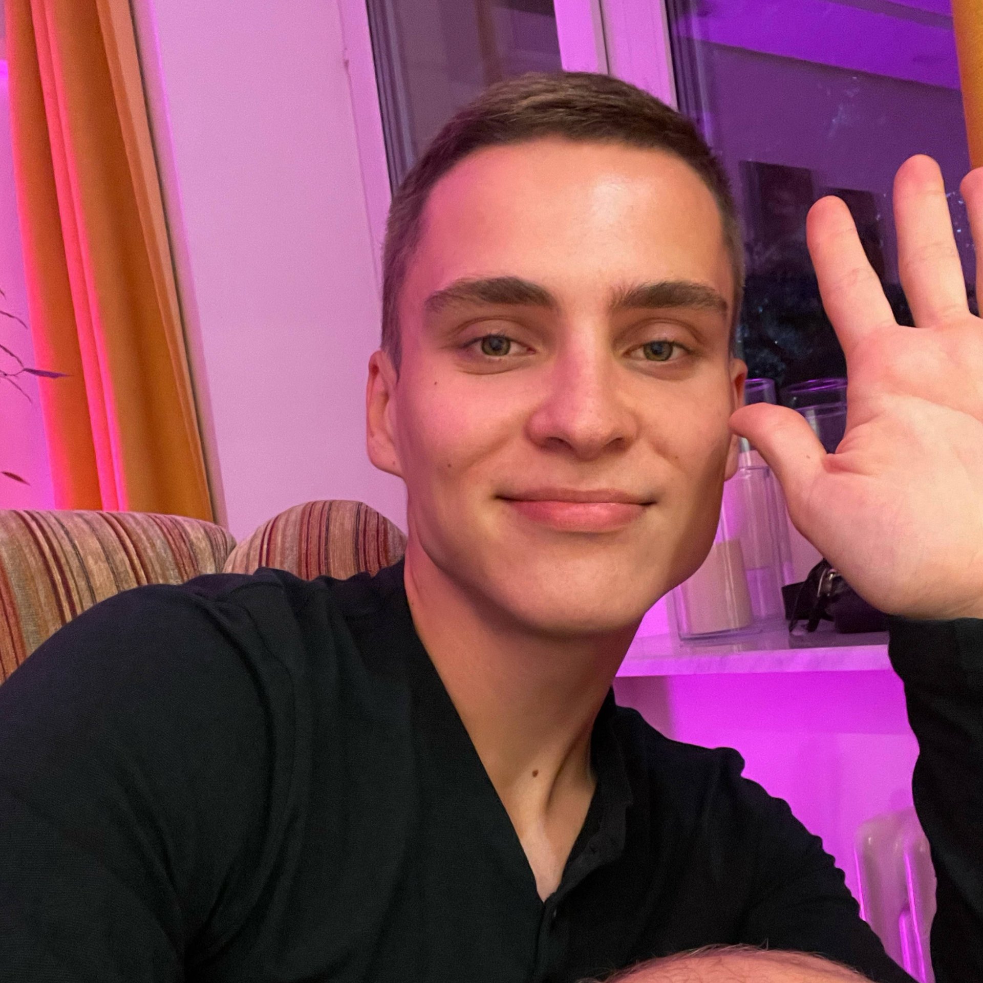 Иконка канала Бесполезный Блог