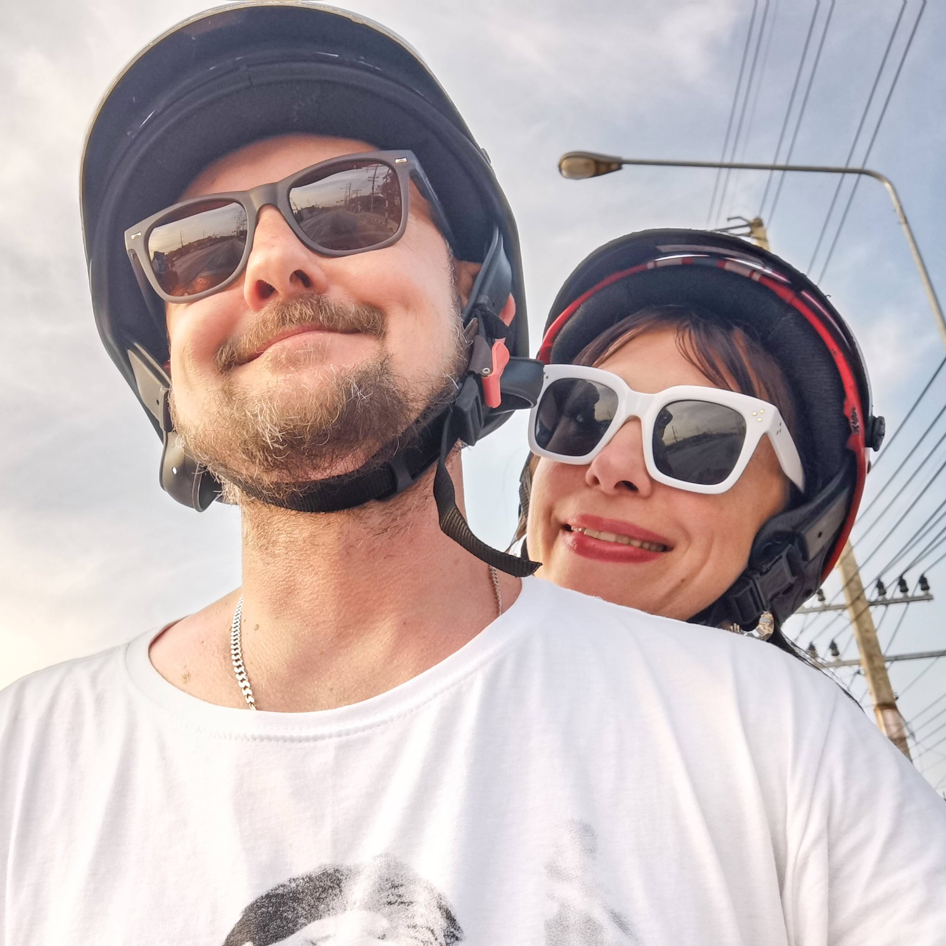 Иконка канала А чего дома-то сидеть?