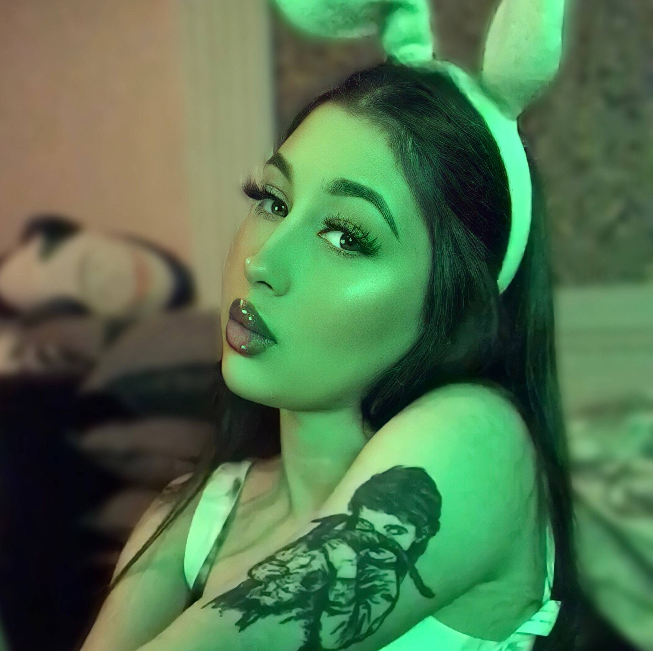 Иконка канала baebabydoll нарезки twitch