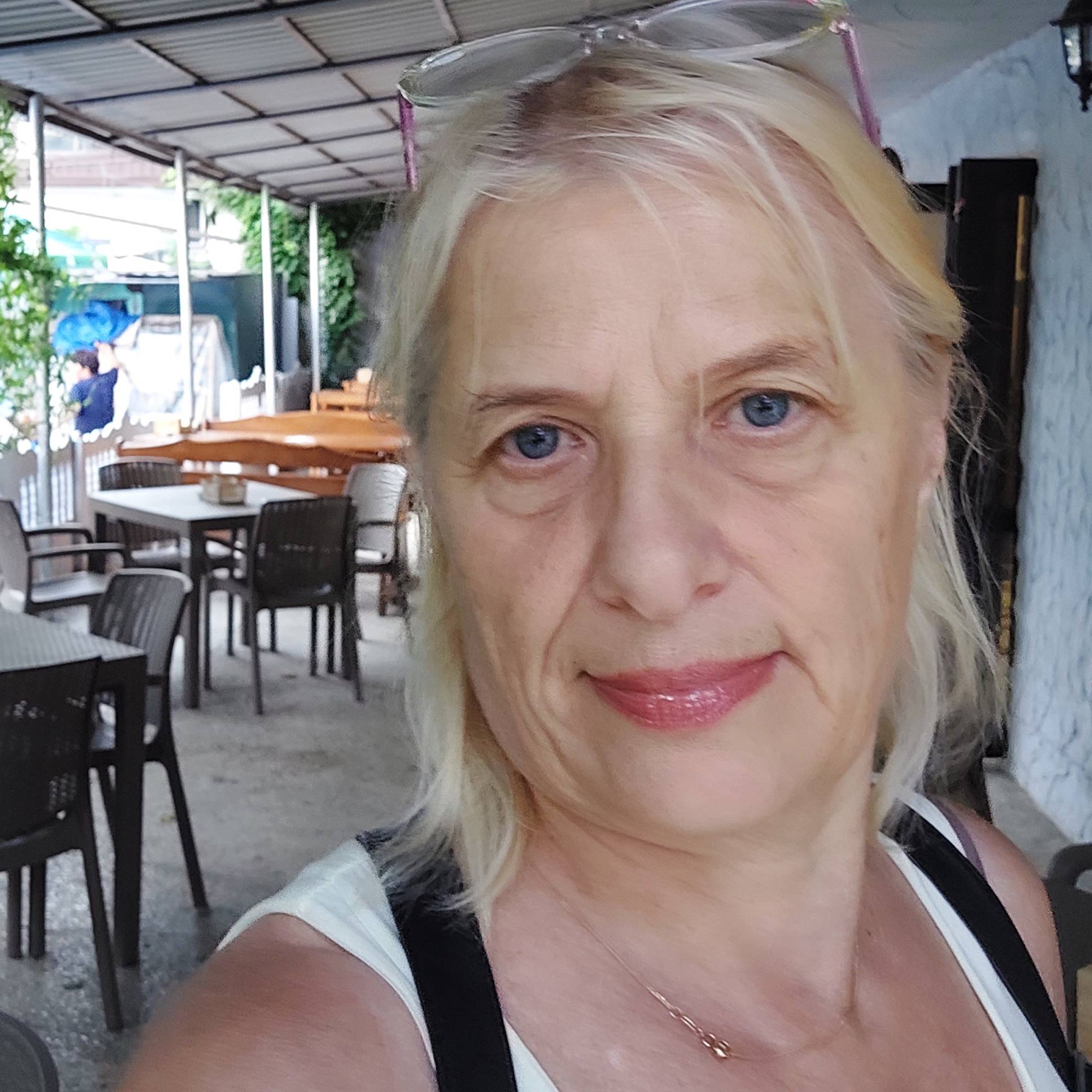 Иконка канала лора никол