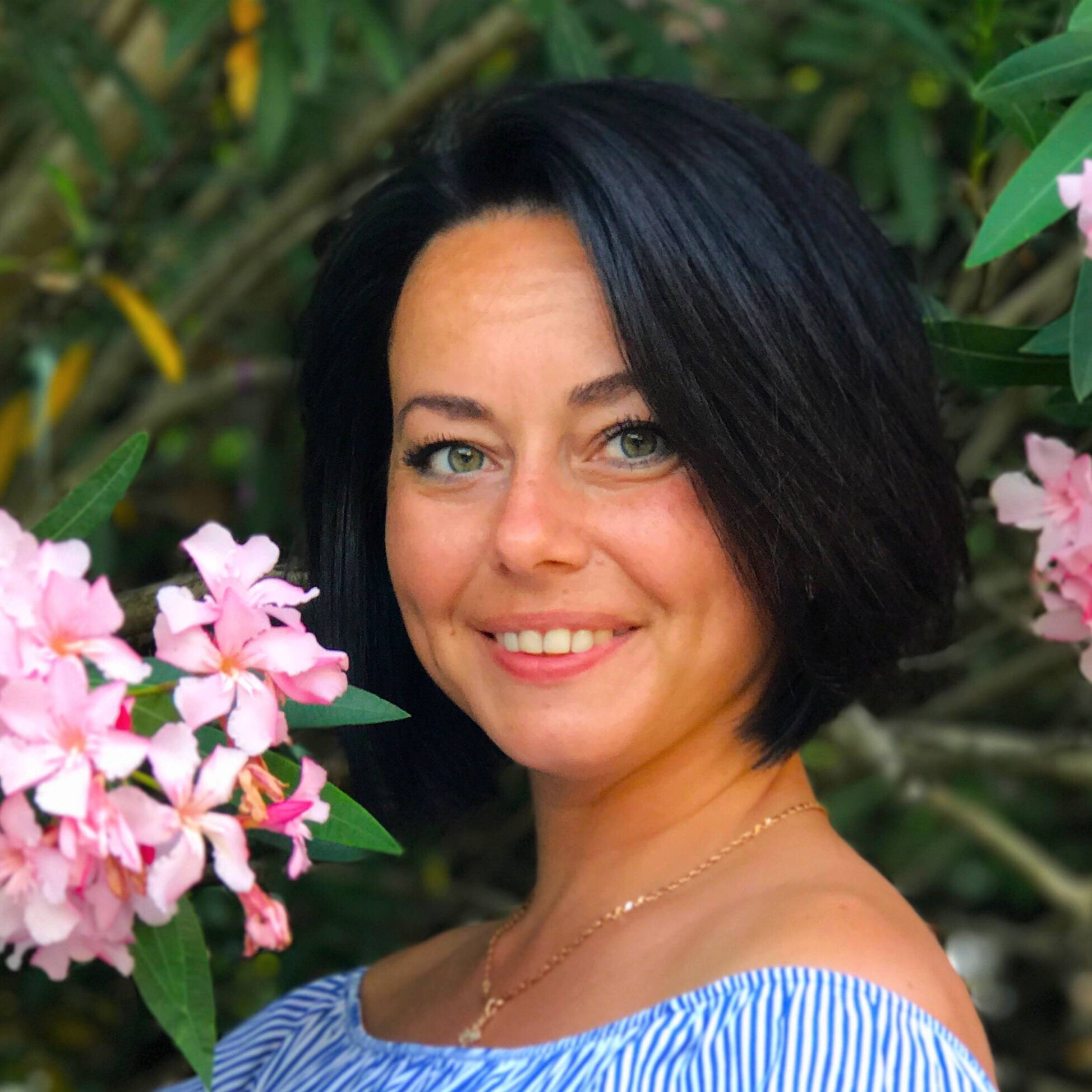 Иконка канала Типичная домохозяйка VS Будни цветоголика