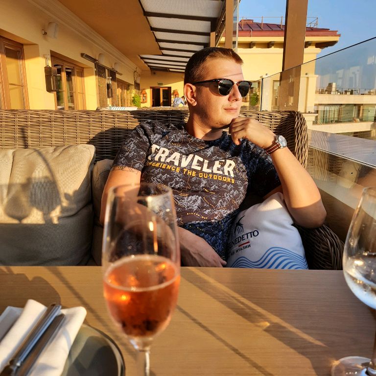 Иконка канала Артём Харитонов