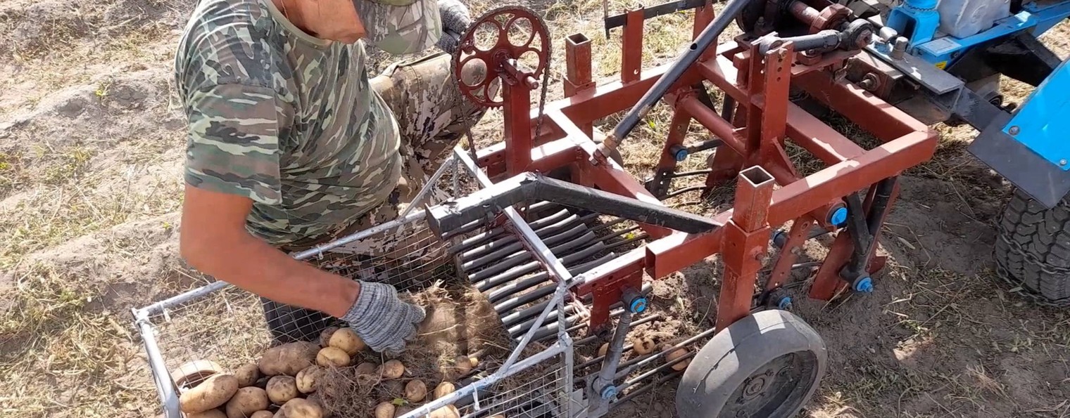 Михаил Манякин