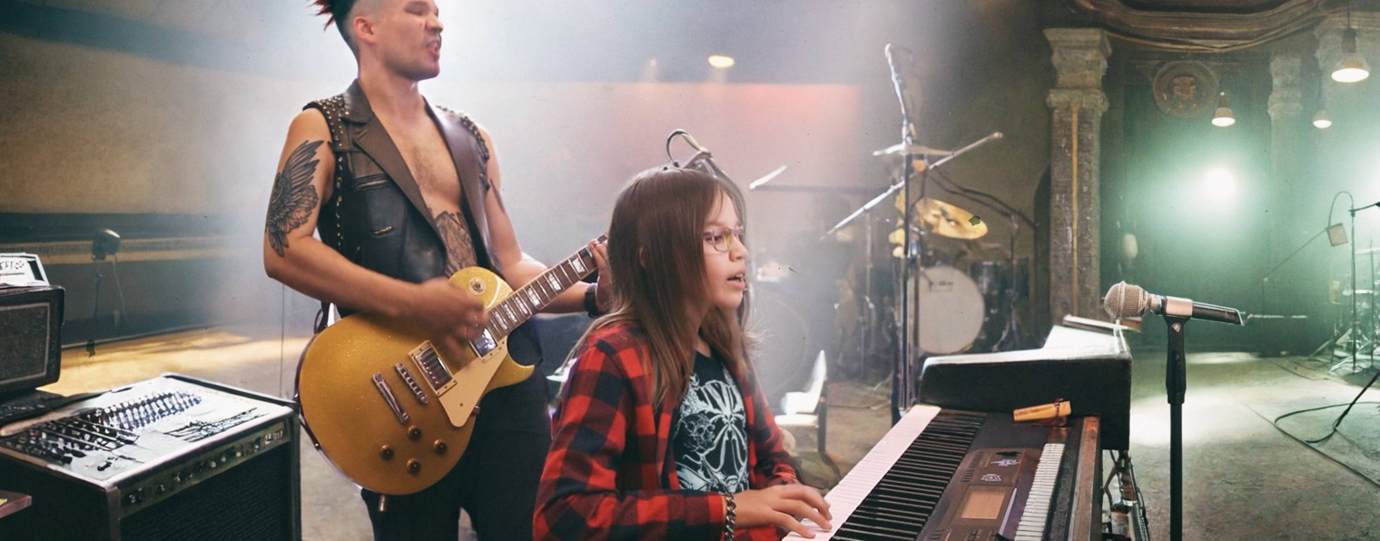 Катерина на пианино