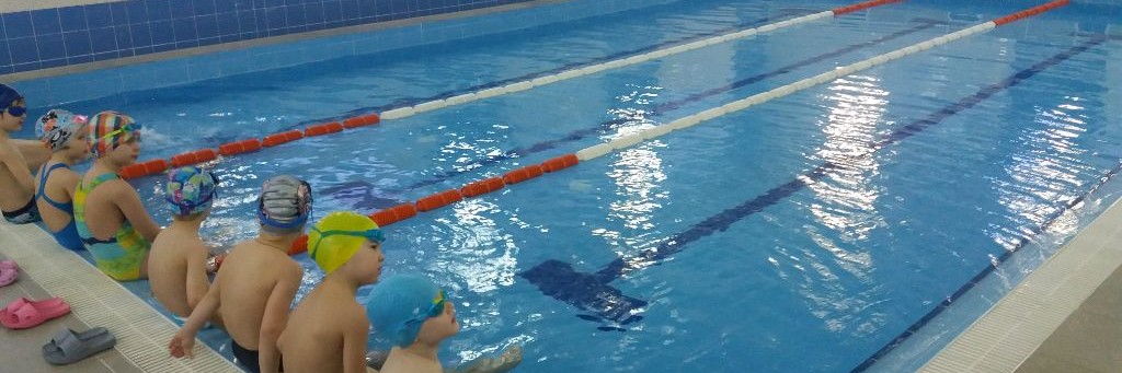 Бассейн "наше всё"(с)🏊♂️🫶.(папа Баканова Артёма)