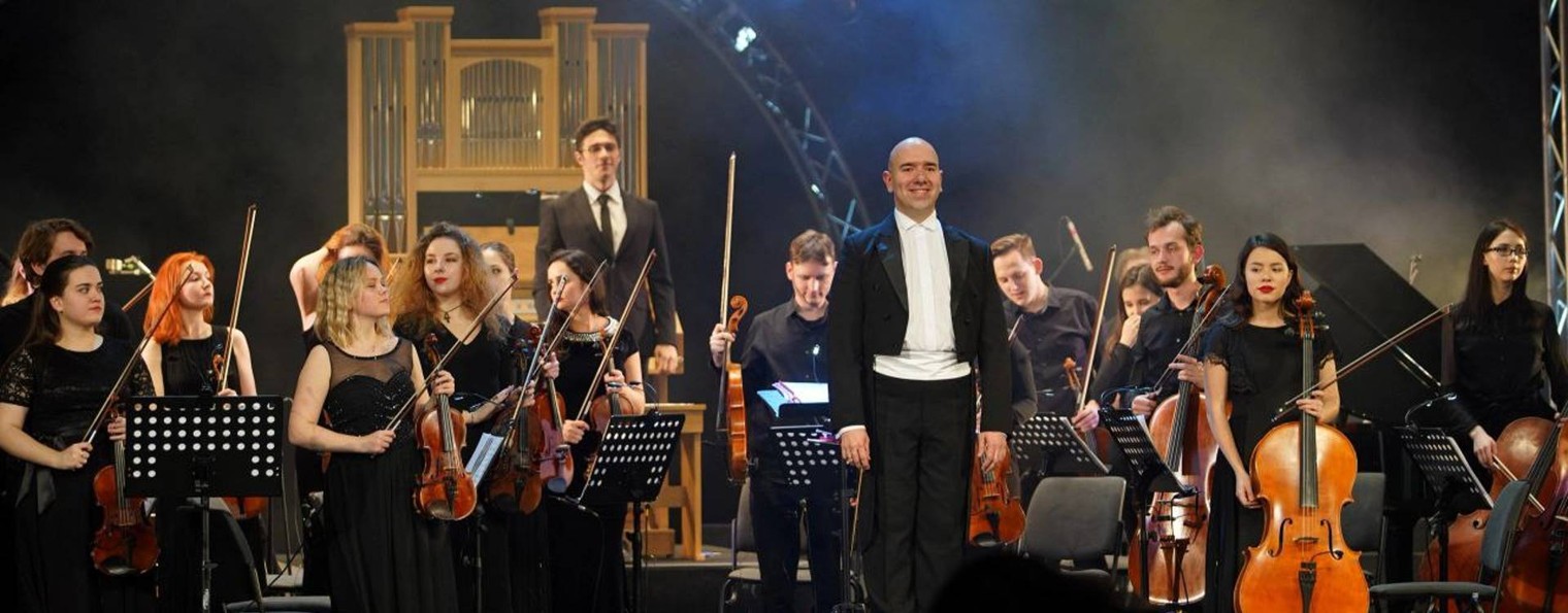 Дирижёр Михаил Архипов