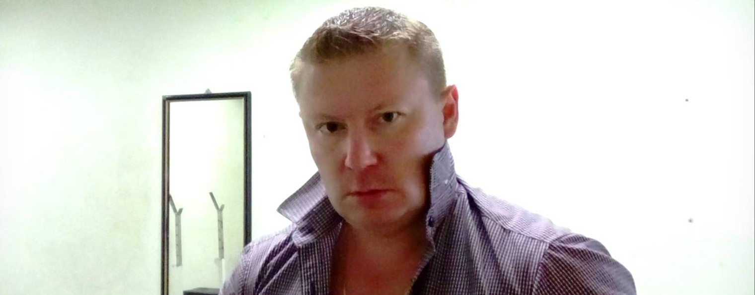 Гримерка поэта-лицедея Александра Скулкина