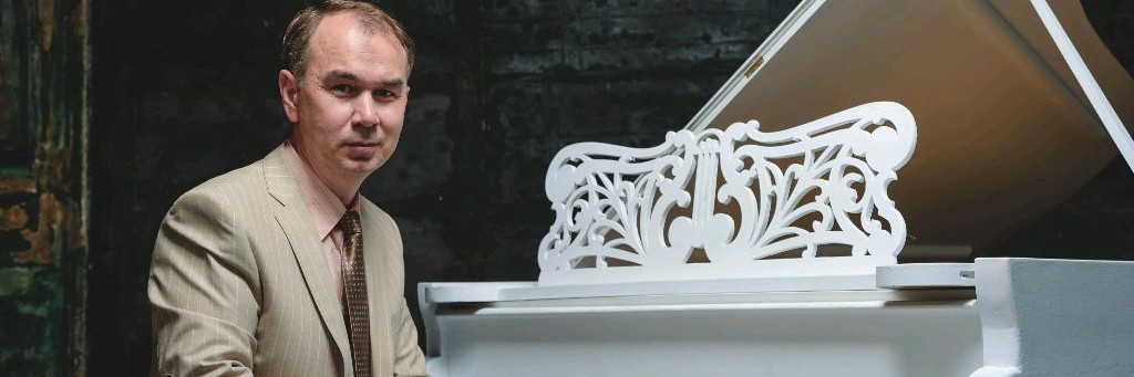 Роман Касимов певец, композитор-аранжировщик