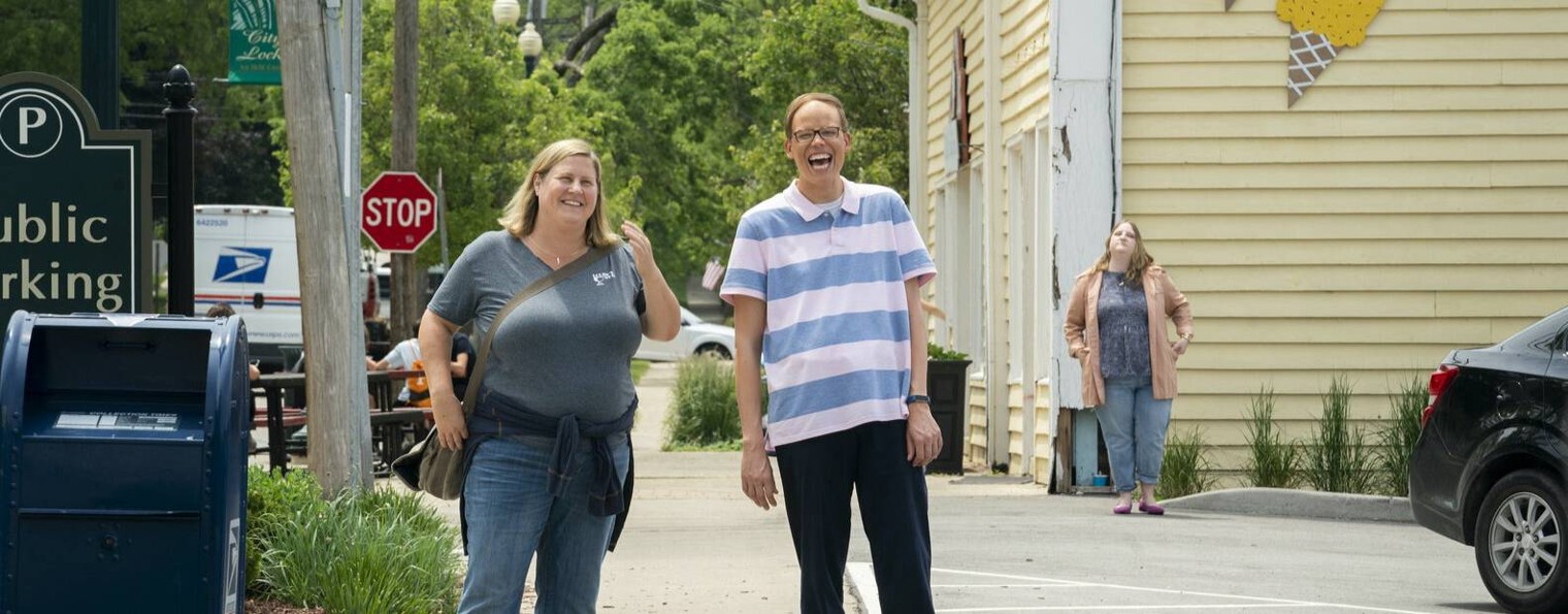 Сериал Кто-то где-то / Somebody