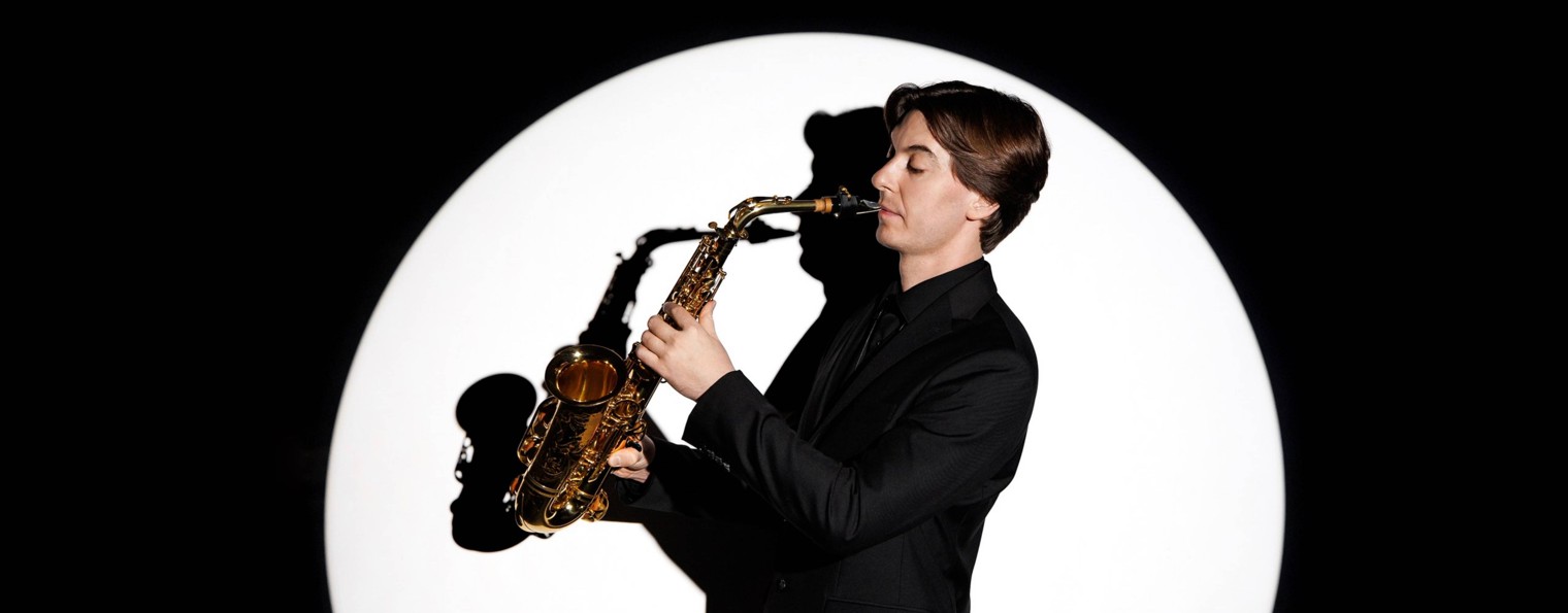 Саксофонист