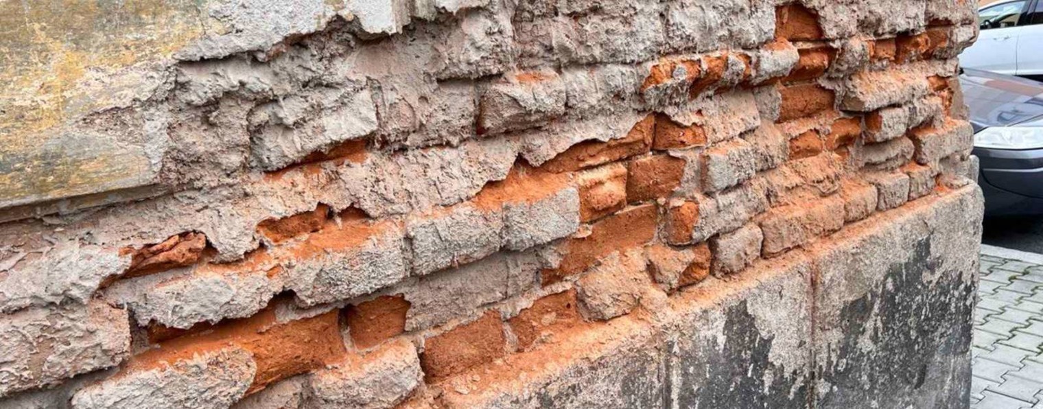 Сухая стена