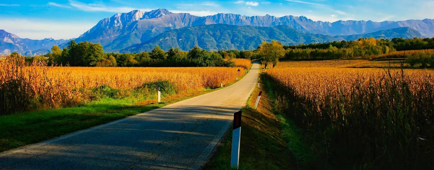 Для хороших и добрых людей.