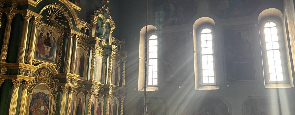 На монастырском клиросе