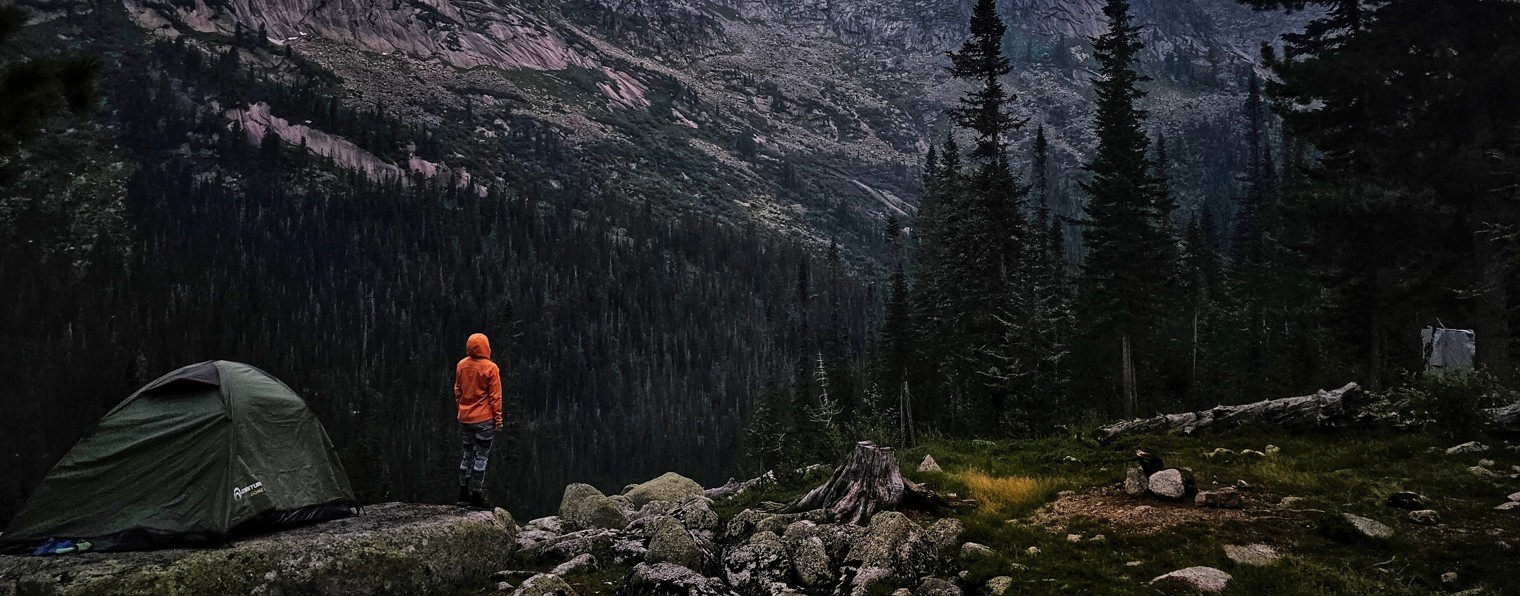 За окном Сибирь.