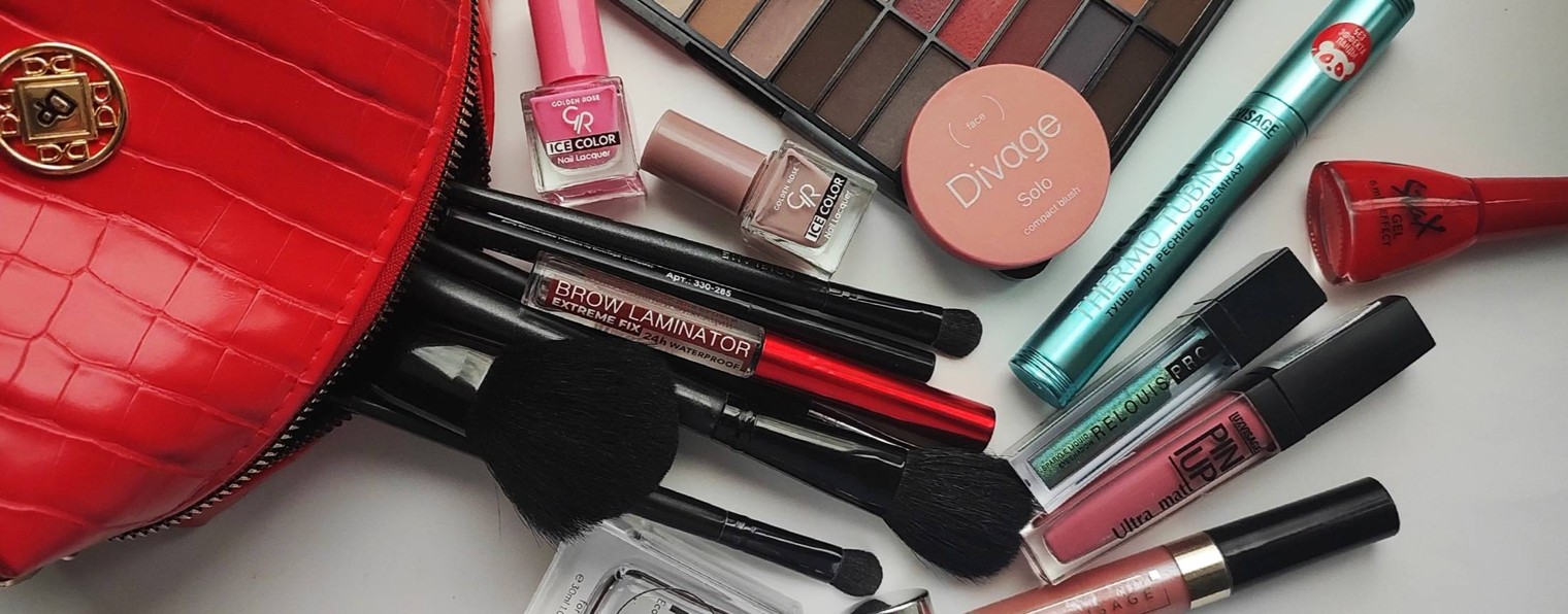 Секреты красной косметички