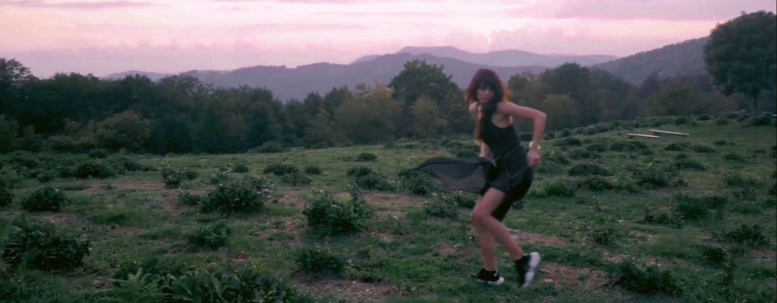 Свобода и сила через танцы и голос