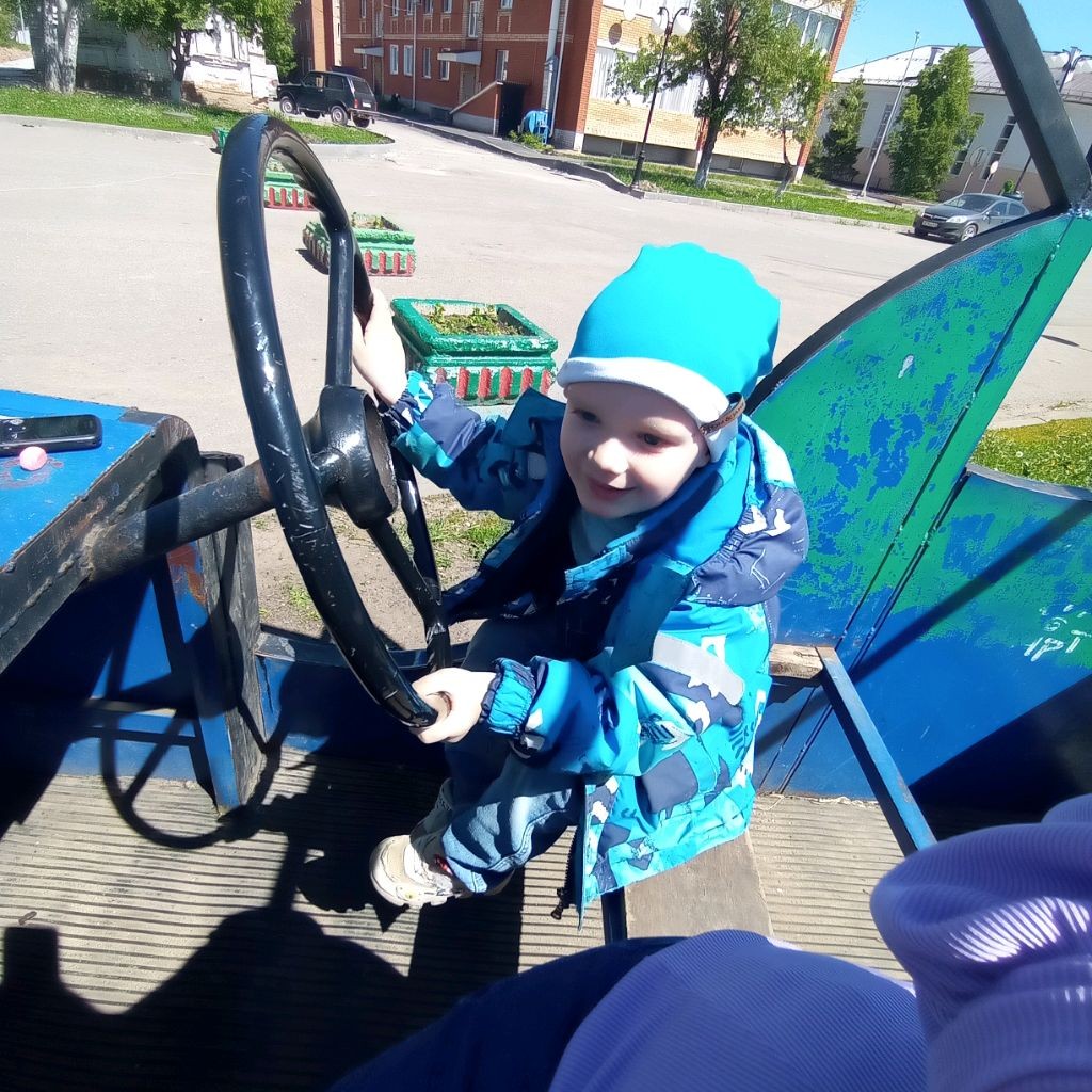 Мама Лена и Арсений.)) И Ко.)))