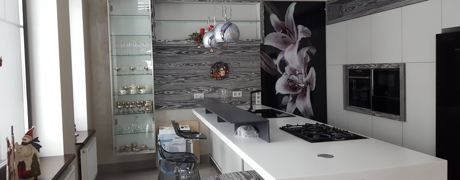 Компания Грифон